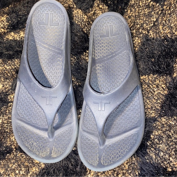 Shoes | Telic Recovery Flip Flops 3xl | Poshmark